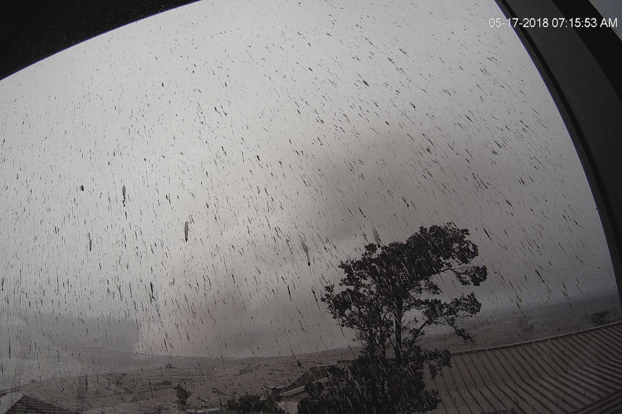 Video: Explosive eruption in Hawaii prompts ashfall advisory | Agassiz ...